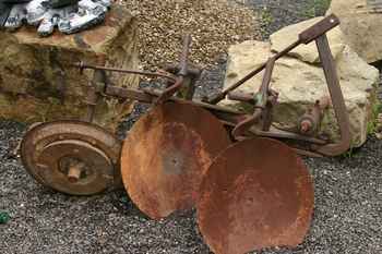 Used Farm Tractors for Sale: John Deere 472 Disc Plow (2009-07-06 ...