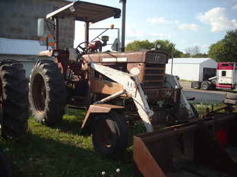 Used Farm Tractors for Sale: Farmall 560 Gas With Ih Loader (2009-07-19 ...