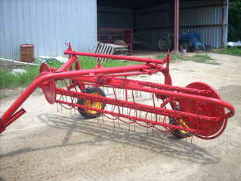 Used Farm Tractors for Sale: Massey Ferguson Hay Rake (2009-07-27 ...
