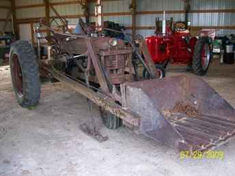Used Farm Tractors for Sale: Original Farmall Loader (2009-07-31 ...