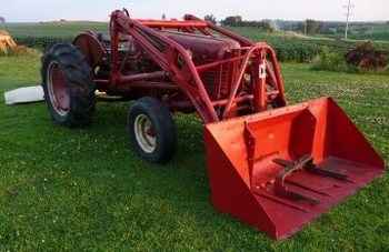 Used Farm Tractors for Sale: Ih 300 Utility With Loader (2009-08-13 ...