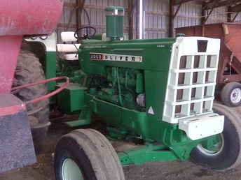 Used Farm Tractors for Sale: Oliver 2050 (2009-08-25) - Yesterday's ...