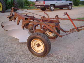 Used Farm Tractors for Sale: Ihc #60 3X16" Hyd Plow-Sold (2009-09-02 ...