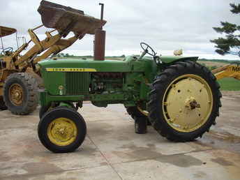 Used Farm Tractors for Sale: John Deere 2520 (2009-10-08) - Yesterday's ...