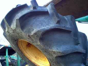 Used Farm Tractors for Sale: 23.1X26 Rice & Cane Tire (2009-11-04 ...
