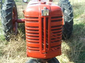 Used Farm Tractors for Sale: Farmall Grill 200 230 100 130 (2009-11-20 ...