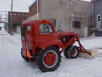 Used Farm Tractors for Sale: Super B Farmall & Loader (2009-12-19 ...