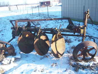 Used Farm Tractors for Sale: Ihc 3 Bottom Disc Plow (2010-01-05 ...