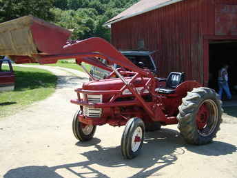 Used Farm Tractors for Sale: Farmall 350 Utility W/ Loader (2010-01-11 ...