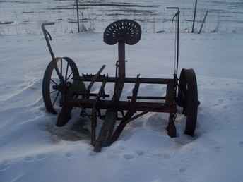 Used Farm Tractors for Sale: Horse Drawn Bean Puller (2010-02-22 ...