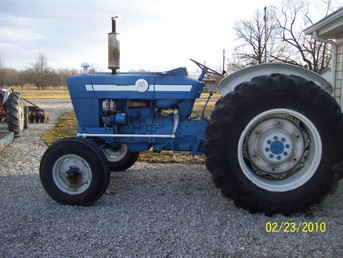Used Farm Tractors for Sale: 1976 Ford 4600 (2010-02-24) - Yesterday's Tractors