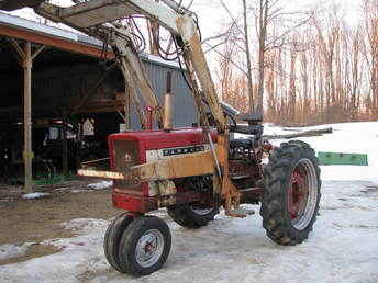 Used Farm Tractors for Sale: Farmall 504/Loader (2010-03-20 ...