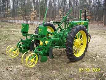 Used Farm Tractors for Sale: John Deere B & Mounted Planter (2010-03-28 ...