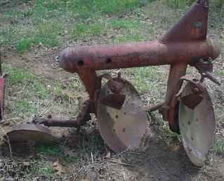 Used Farm Tractors for Sale: Ferguson Disc Plow, P-AO-20 (2010-04-08 ...