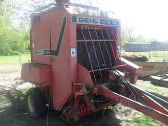 Used Farm Tractors for Sale: Gehl 1470 Round Baler (2010-04-09 ...