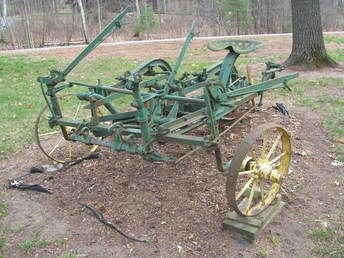 Used Farm Tractors for Sale: Huntsman Sulky Plow (2010-04-13 ...