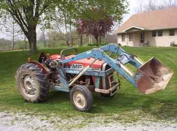 Used Farm Tractors for Sale: Massey Ferguson MF-235 With Loader (2003 ...