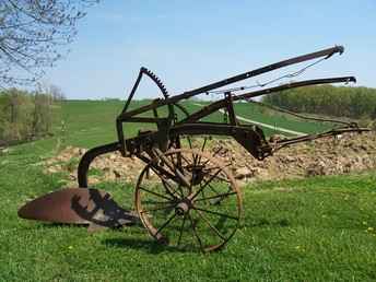 Used Farm Tractors for Sale: Allis Chalmers One Bottom Plow (2010-04-14 ...