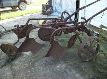 Used Farm Tractors for Sale: Case 2 Bottom Plow (2010-04-29 ...