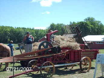 Used Farm Tractors for Sale: Stationary Hay Press (2010-05-13 ...