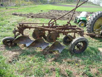 Used Farm Tractors for Sale: John Deere 3X12 Drag Plow (2010-05-14 ...