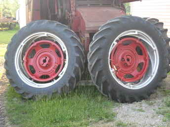 Used Farm Tractors for Sale: Farmall Spinout Wheels, Rims (2010-05-27 ...