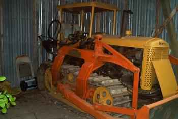 Used Farm Tractors for Sale: Cletrac Crawler & Dozer (2003-05-30 ...