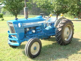 Used Farm Tractors for Sale: 1976 Ford 2600-Restored (2010-06-29) - Yesterday's Tractors
