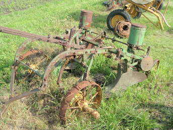 Used Farm Tractors for Sale: John Deere Lister Planter (2010-07-05 ...