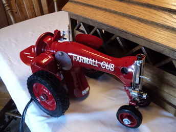 Used Farm Tractors for Sale: Sewing Machine Tractor..Cub (2010-07-21 ...