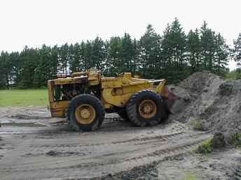 Used Farm Tractors for Sale: Hough Loader (2003-06-08) - Yesterday's ...