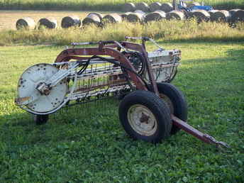 Used Farm Tractors for Sale: Ih 35 Hyd Drive Hay Rake (2010-09-03 ...