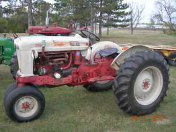 Used Farm Tractors for Sale: 1955 Ford 960 (2010-09-21) - Yesterday's ...