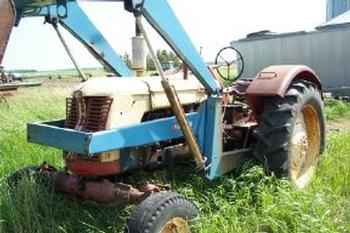 Used Farm Tractors for Sale: Cockshutt 40 Deluxe (2003-06-26 ...