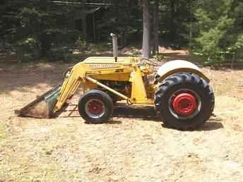 Used Farm Tractors for Sale: Massey Ferguson MF-Mod. 203 Diesel/Loader ...