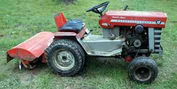 Used Farm Tractors for Sale: Massey Ferguson MF-Garden Tractor W/Extras ...
