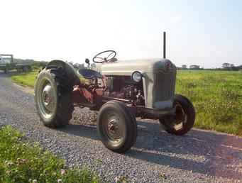 Used Farm Tractors for Sale: Ford 600 Series Utility (2003-08-07 ...