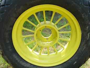 Used Farm Tractors for Sale: Round Spokes (2003-08-14) - Yesterday's ...