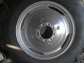 Used Farm Tractors for Sale: Super Nice 16X34 9-Bolt Wheels (2011-11-05 ...