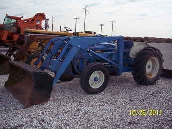 Used Farm Tractors for Sale: Ford 2000 W/ Loader (2011-11-08 ...