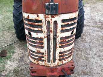Used Farm Tractors for Sale: Excellent Farmall 450 Grill (2011-11-11 ...