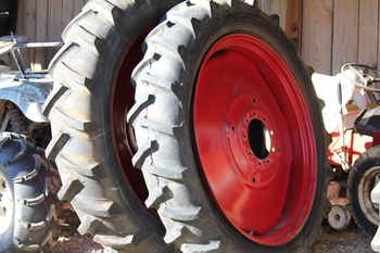 Used Farm Tractors for Sale: Oliver Wheels (2011-12-11) - Yesterday's ...