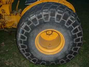 Used Farm Tractors for Sale: Ford Tractor Tires & Wheels (2003-10-04 ...