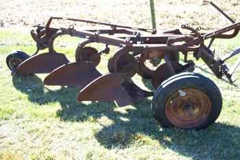 Used Farm Tractors for Sale: Case Plow (2003-10-17) - Yesterday's Tractors