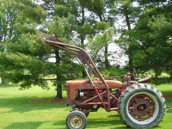 Used Farm Tractors for Sale: Farmall Front End Loader (2012-08-26 ...
