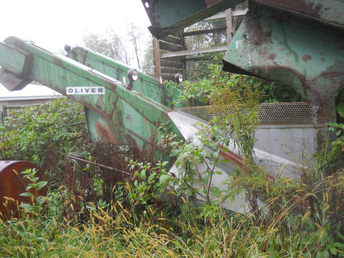 Used Farm Tractors for Sale: 2 Oliver Model 74 Corn Pickers (2012-09-16 ...