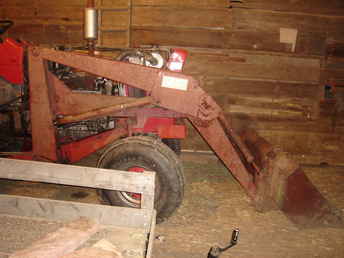Used Farm Tractors for Sale: Massey Ferguson MF-246 Quick Tach Loader ...