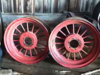 Used Farm Tractors for Sale: Spoke Rims (2012-11-04) - Yesterday's Tractors