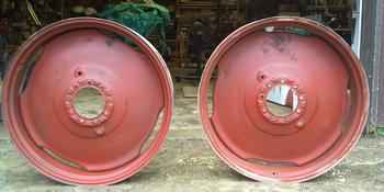 Used Farm Tractors for Sale: 9 Bolt - Tin Rims (2004-01-02) - Yesterday ...