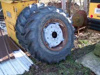 Used Farm Tractors for Sale: Power Adjust Tractor Wheels (2004-01-06 ...